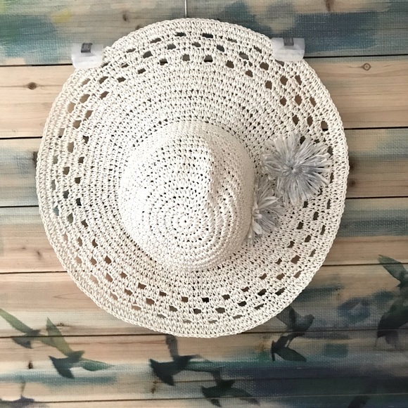 Jessica Simpson | Accessories | Jessica Simpson White Straw Floppy Sun ...